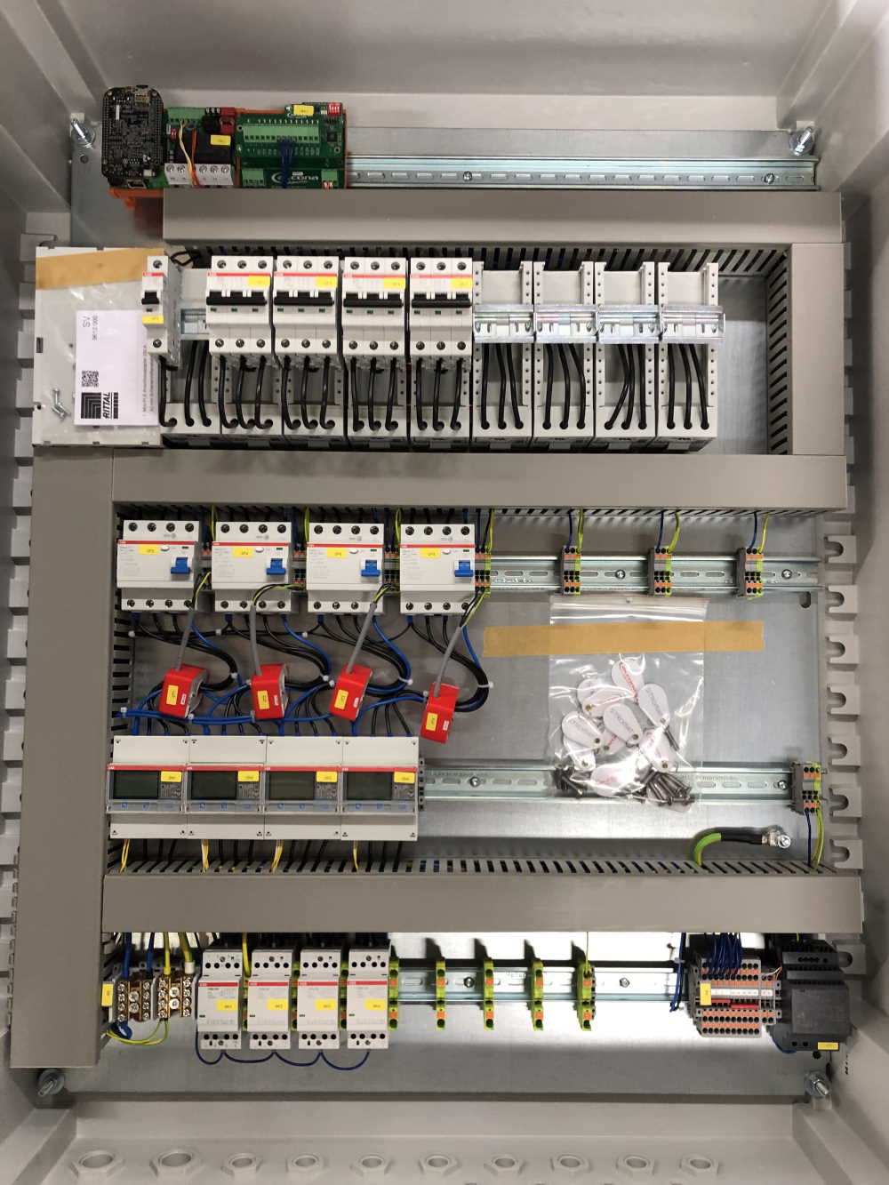 Alcona Ladesäule STROMAT-P mit Typ 2-Ladekabel (bis 11 kW)