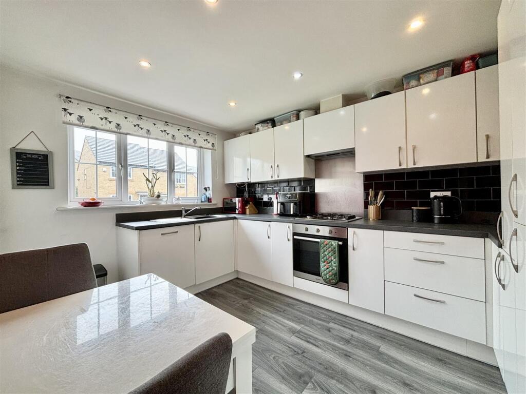 Beck Bridge Lane, Allerton, Bradford - A Powerful Real Estate Website ...