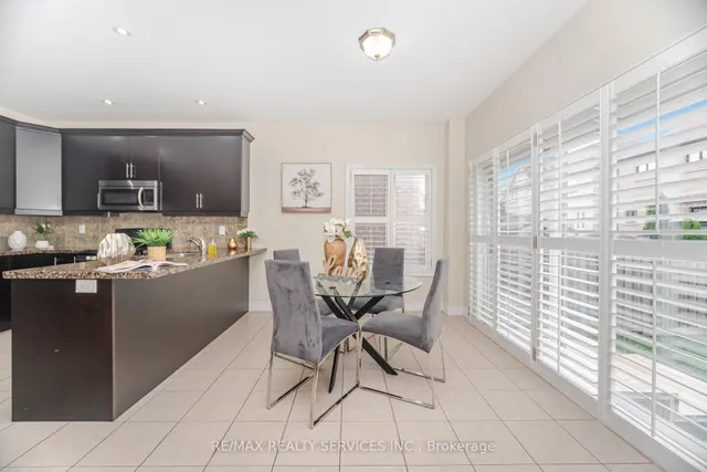 6 BEACON HILL Dr - A Powerful Real Estate Website | Mirror Real Estate