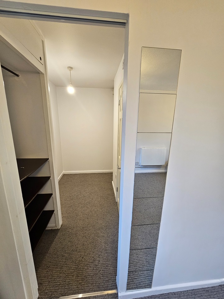 Studio Flat, Corrie Road, CB1, N1 7GU