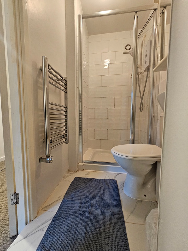 Studio Flat, Corrie Road, CB1, N1 7GU