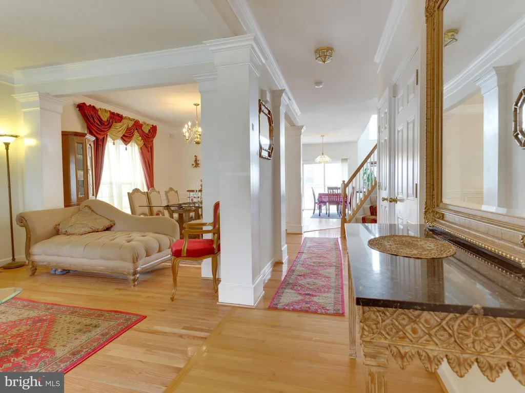 9040 Telegraph Rd, Lorton, VA 22079