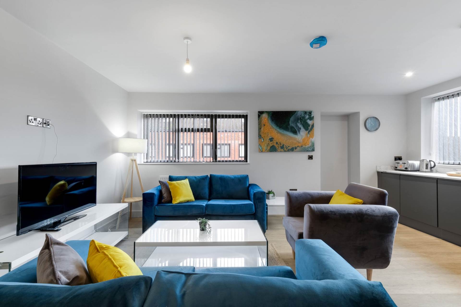 Walker Avenue,Wolverton Mill - 3 bedroom Apartment Let - £1,350