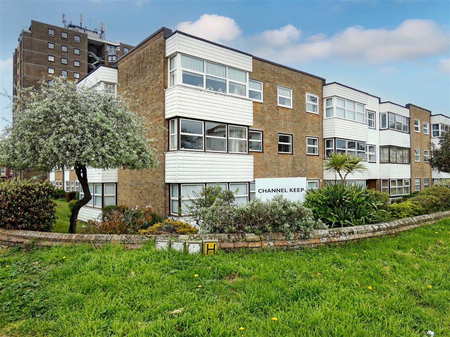 St. Augustine Road, Littlehampton, BN17 5NQ - 2 bedroom Flat For Sale ...