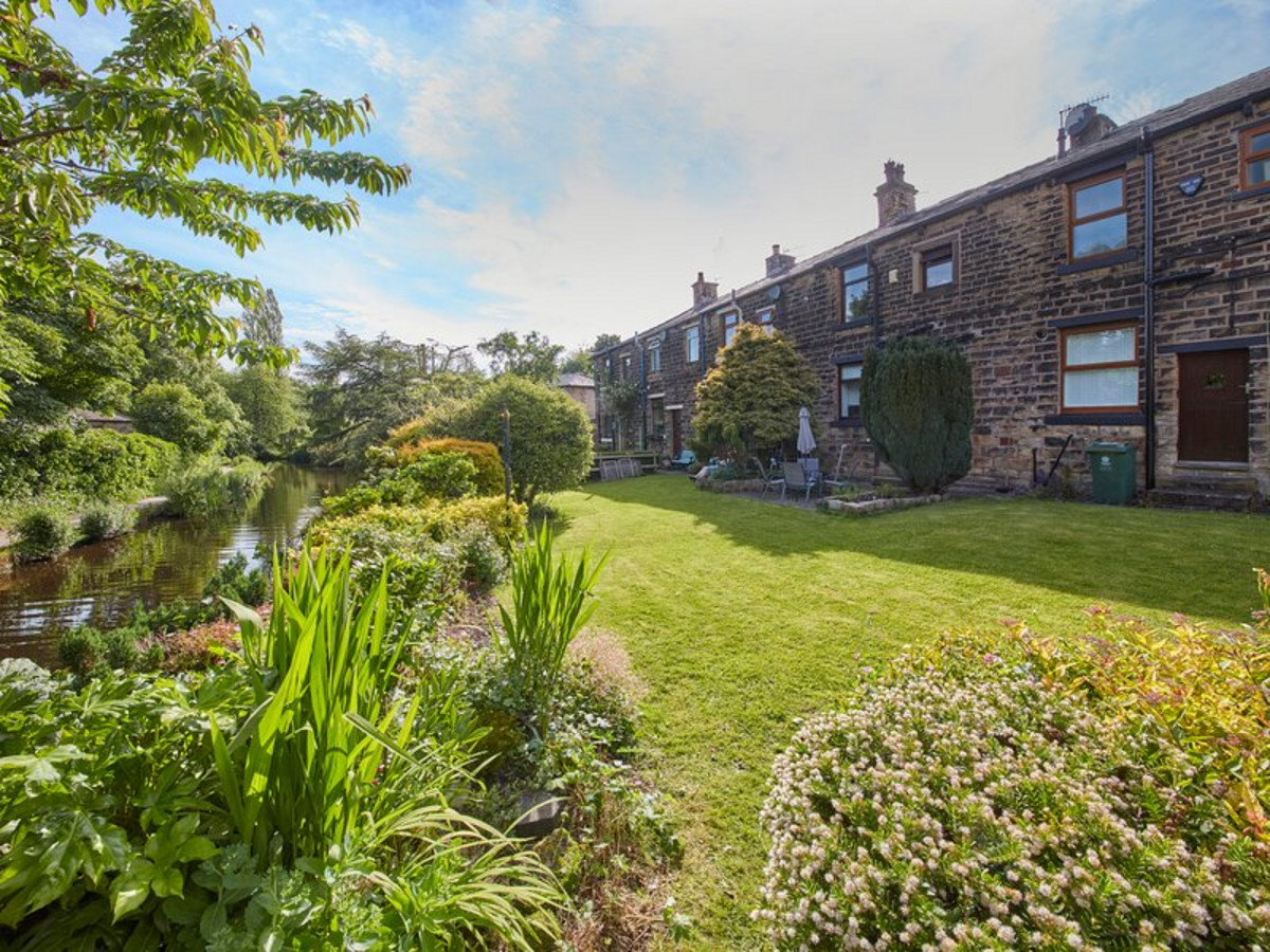 Armit Road, Oldham, OL3 - 2 bedroom Cottage To Let - £1,200