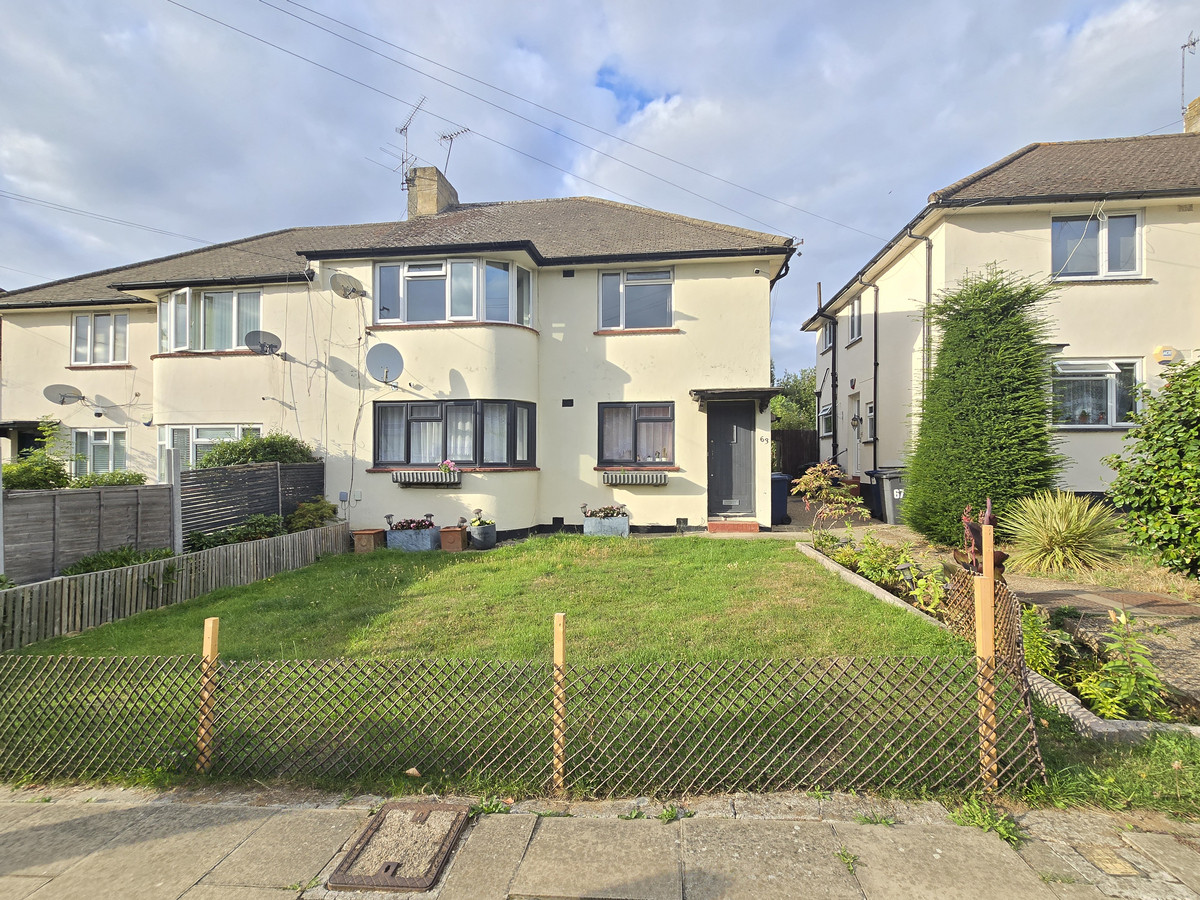 Westmere Drive, London, NW7 - 2 bedroom Flat To Let - £1,700