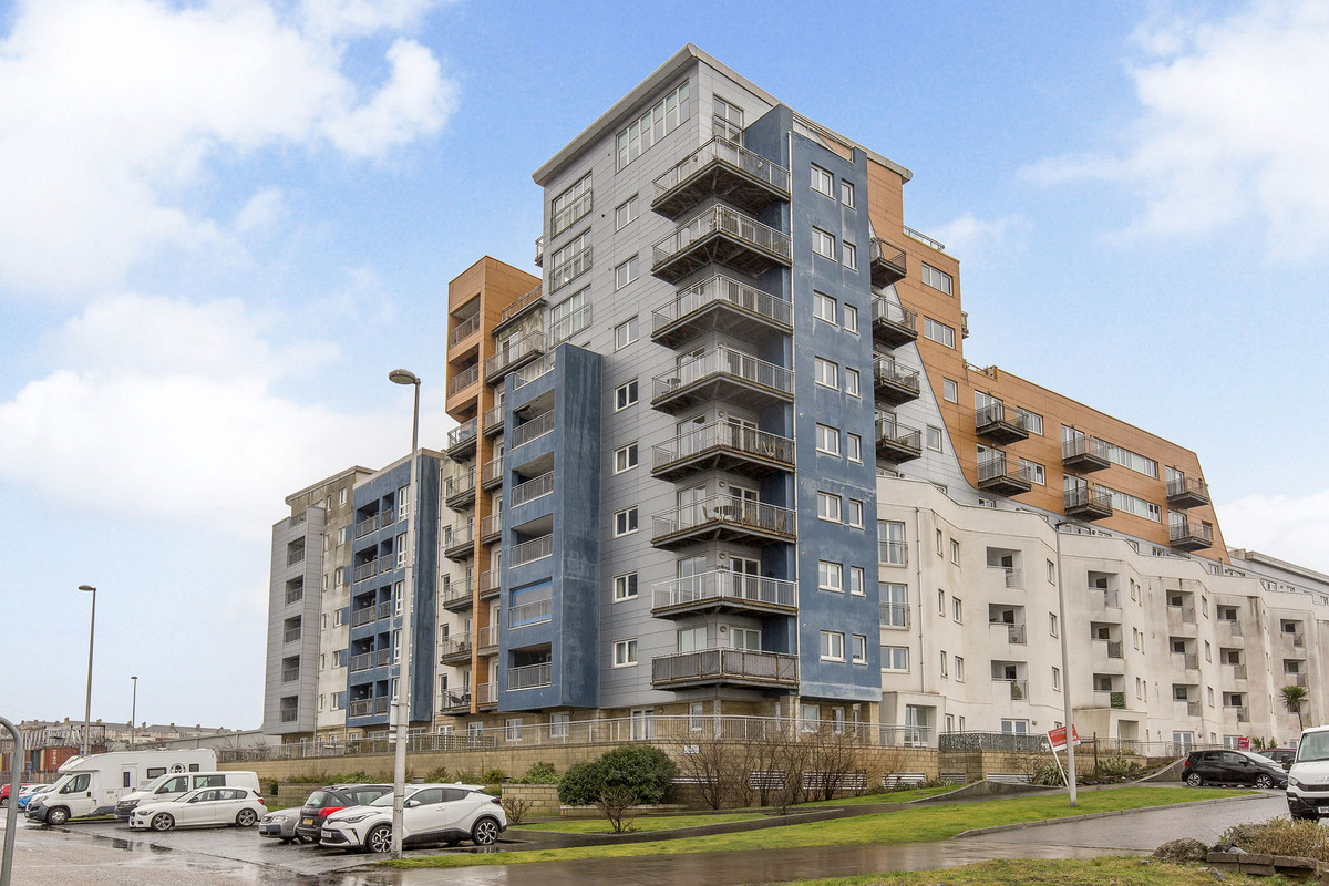 Heron Place, Edinburgh, EH5 - 2 bedroom Apartment Sold - £230,000