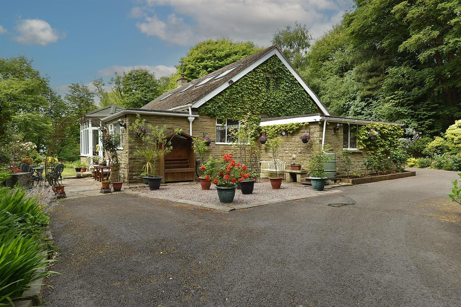 Windmill Lane, Cheshire, Kerridge, SK10 5AZ - 5 bedroom Studio flat ...